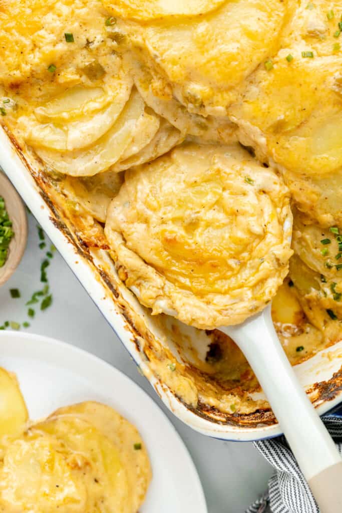 Southwest Cheesy Au Gratin Potatoes – The Sassy Foodie