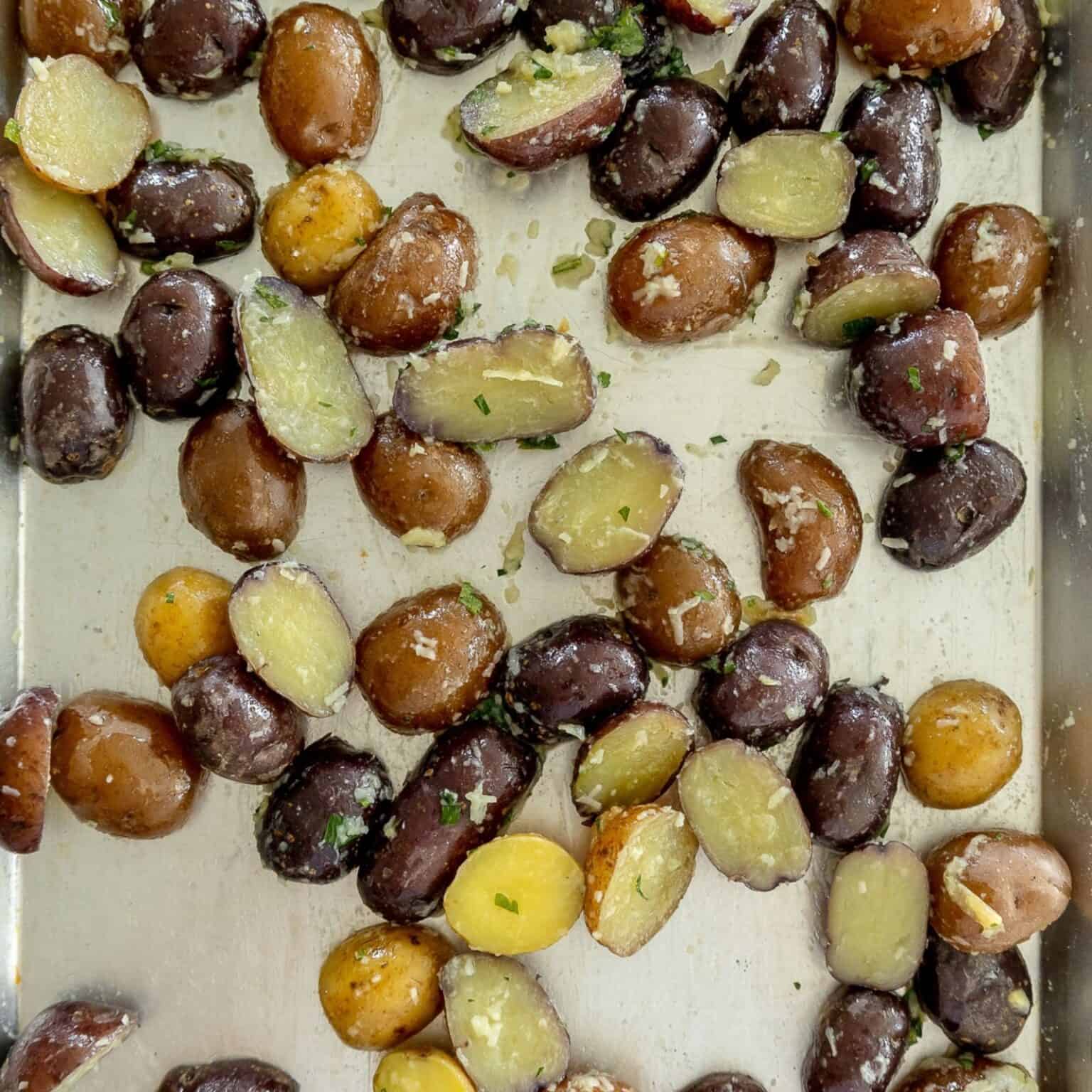 Garlic Butter Roasted Potatoes – The Sassy Foodie