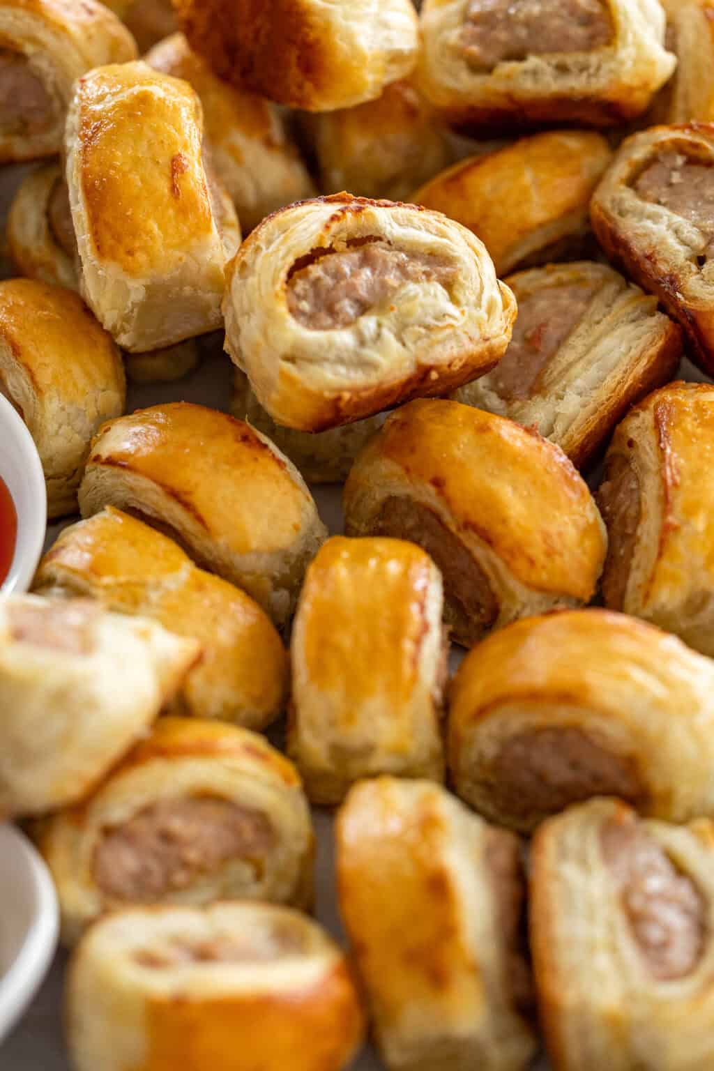 English Puff Pastry Sausage Rolls – The Sassy Foodie